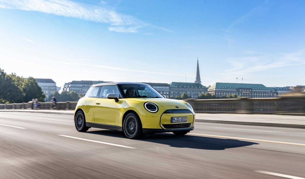 Az új MINI Cooper E – elektromos, előremutató, elbűvölő - OXOX